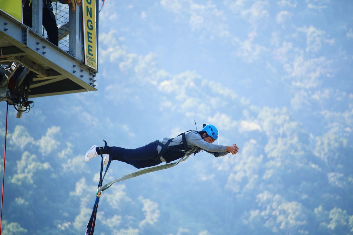 6 Tempat Bungee Jumping Bali yang Seru untuk Uji Adrenalin!
