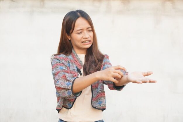 9 Cara Cepat & Praktis Hilangkan Getah Pisang di Tangan