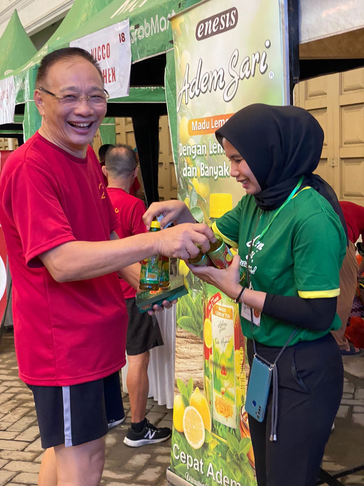 Adem Sari RTD Madu Lemon Tea Berpartisipasi Dalam HUT Nanyang Zhi Hui ...